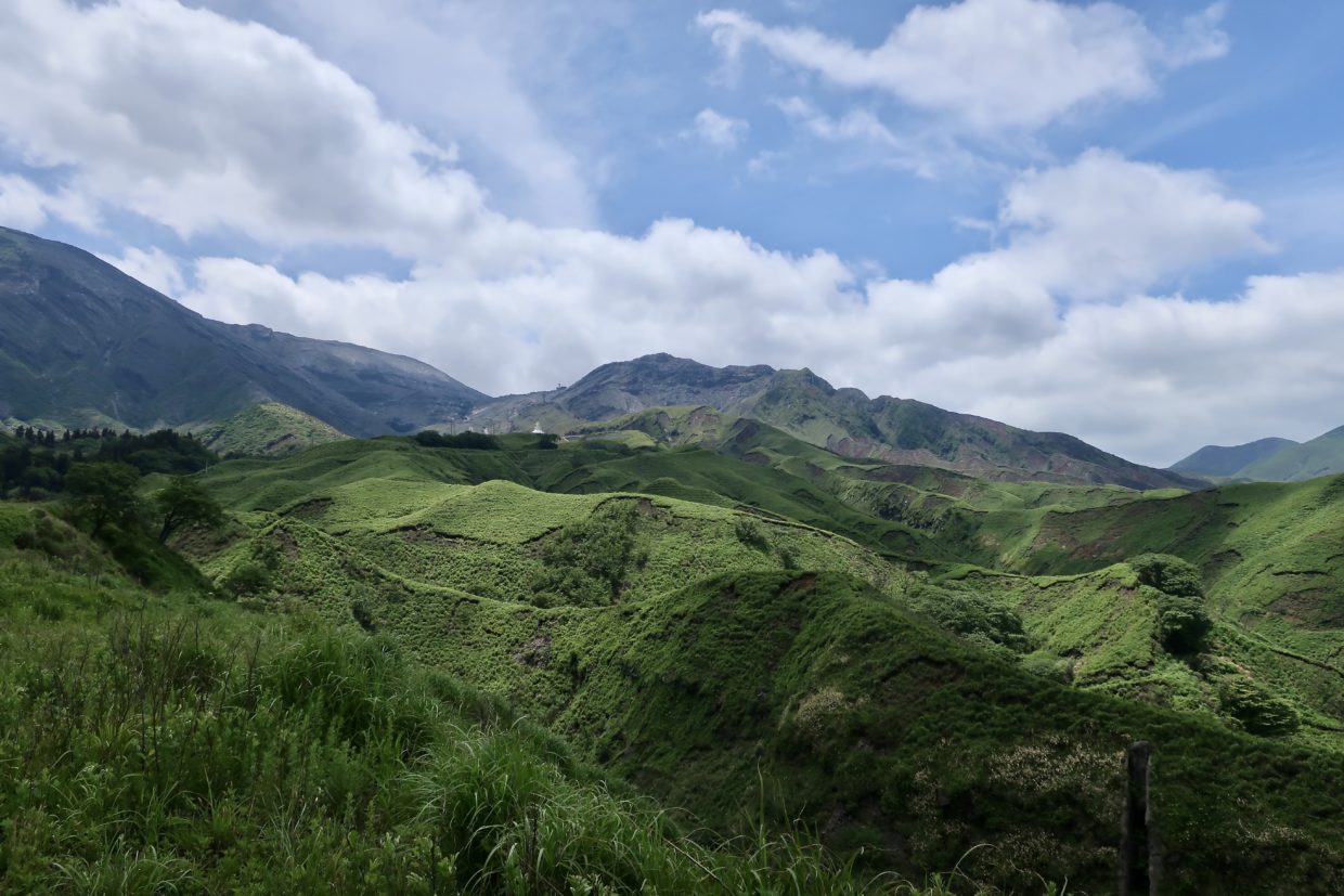 Early Morning Hot Air Balloon Ride Experience in Aso | Untapped Kumamoto
